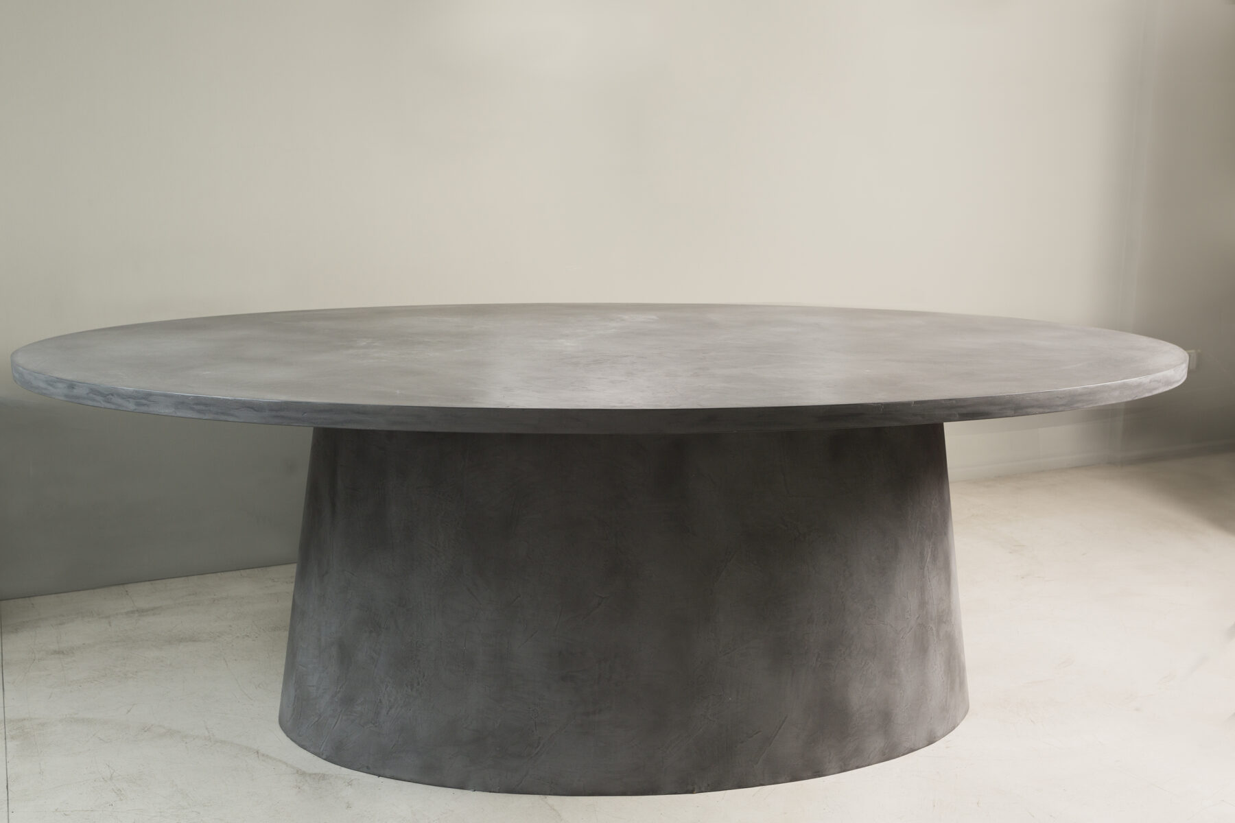 Eclipse Oval – LA COMPAÑIA